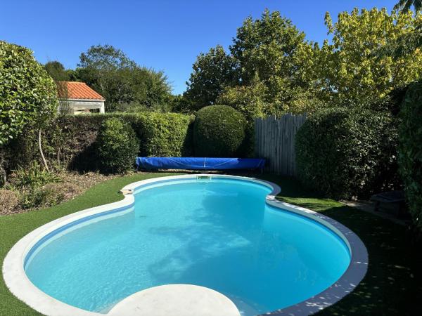 Maison De Vacances Avec Piscine Les Sables D'olonne 6 Personnes - Les Sables-d'Olonne