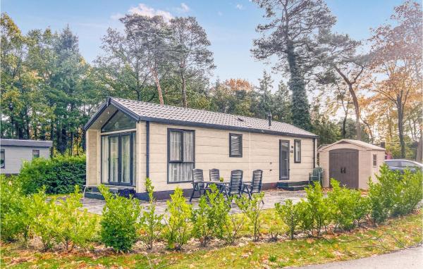 2 Bedroom Lovely Stacaravan In Harderwijk - Nijkerk