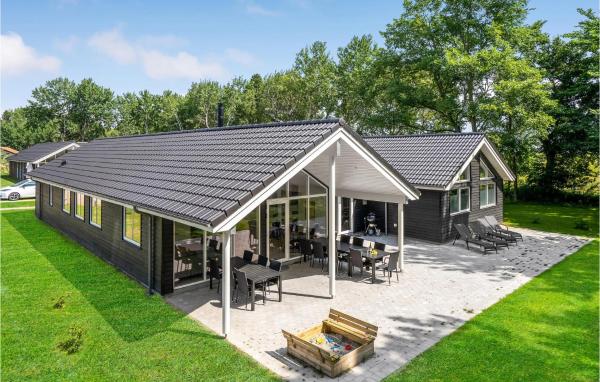Beautiful Home In Væggerløse With Sauna - Denmark