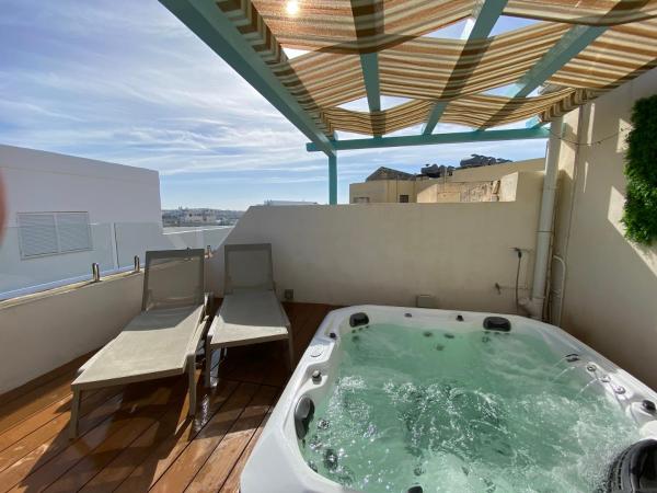 Amazing 4-bedroom Sliema Town House With Jacuzzi - Malta