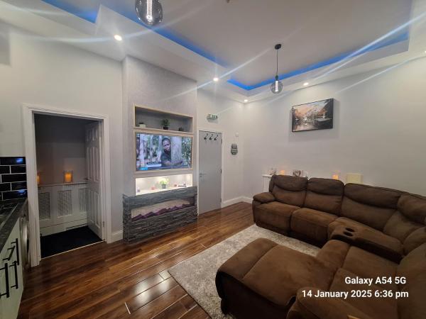Login House City Centre - Derry