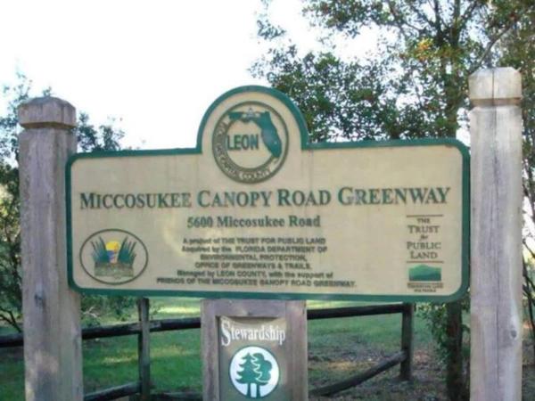 Town & Country Getaway - Tallahassee, FL