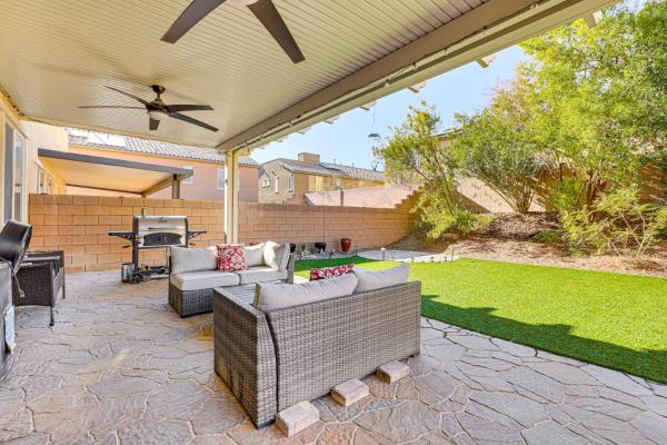 1 Mi To Aliante Casino Townhome With Fenced Yard! - North Las Vegas, NV