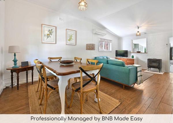 Autumn Leaf Cottage - Close To Cbd, Heritage Charm - オレンジ