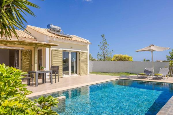 Caretta Beach Villa - 凱法利尼亞島
