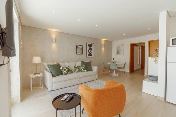 Stylish Apartment With Terrace By Hosty - Porto