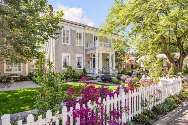 Mccully House Inn - Jacksonville, OR