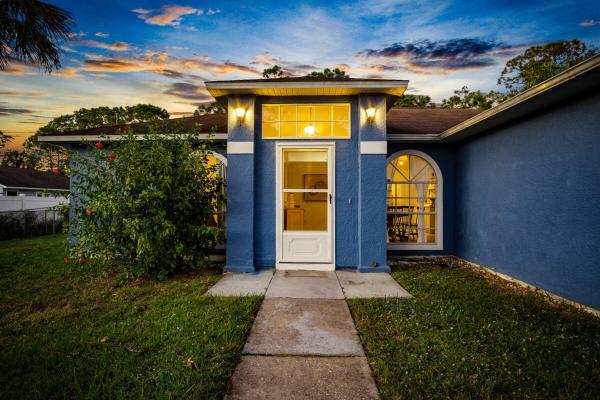 Families And Large Groups, With Tvs In Every Room - Palm Bay