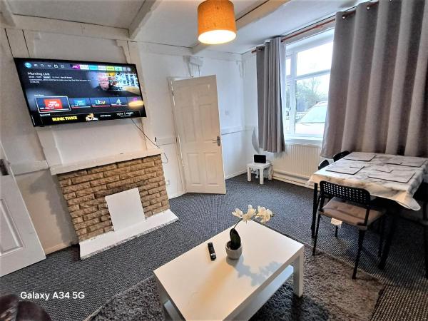 4 Bedroom House - North Dagenham - London, UK