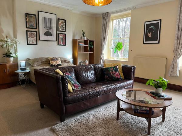 Large Corris Apartment With Kitchen & Lounge And Adjoining Bathroom - Dolgellau