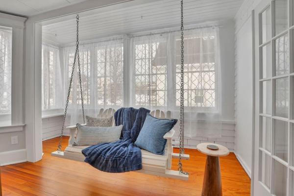 West Hartford Center- Charming New England Apt - Farmington, CT