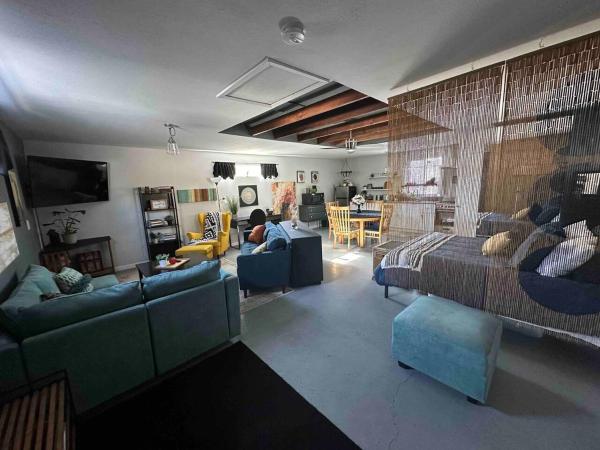 Simply Spacious Studio Guesthouse - Sacramento, CA