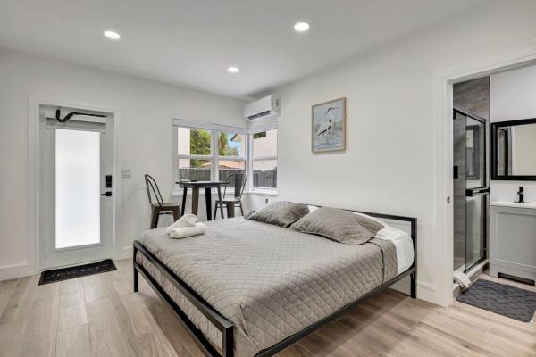 Banyan St. Studio Off Las Olas- Steps To The Beach - Fort Lauderdale