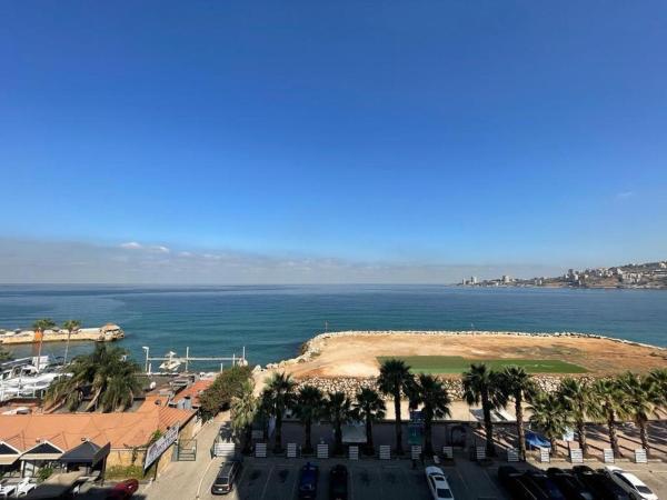 Chalet With A Wonderful Sea View In Jounieh Pool - Liban
