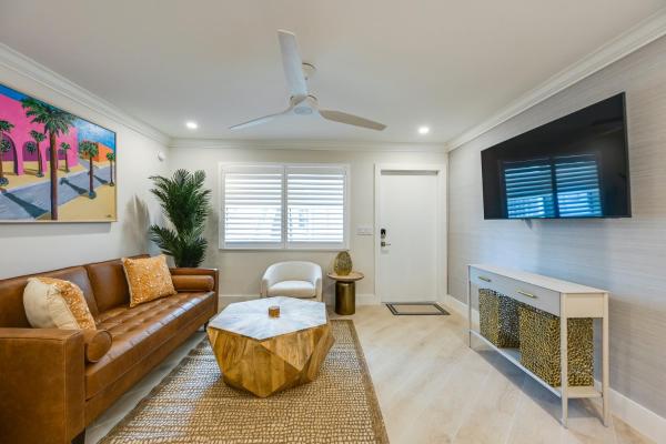 Naples Studio 1 Block To Beach And Restaurants! - Naples, FL