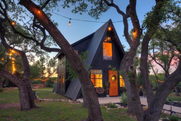 New Treehouse At Link Lane 2 Acres W Hot Tub - Wimberley, TX