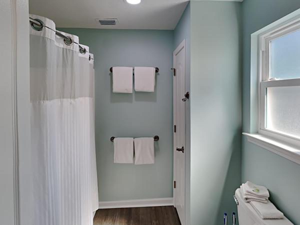 Breezy Blue Cottage - Panama City Beach, FL