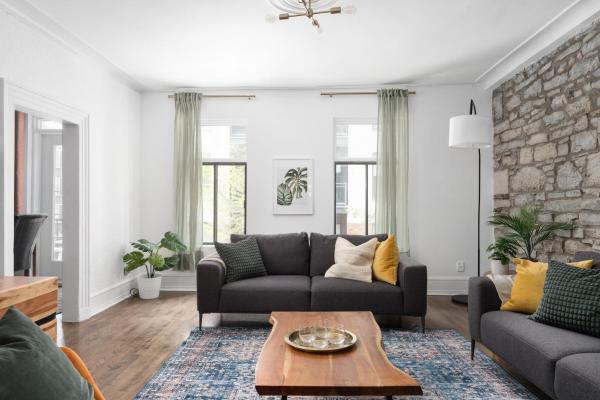 Luxurious Old Montreal Parking Patio 10 Guests - Brossard