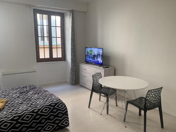 Grand Studio Historique 30m2 - Hypercentre - Chambéry