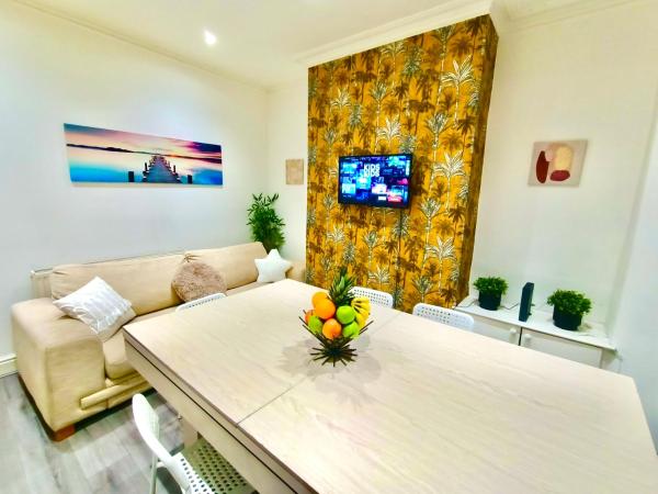 Liverpool 4 Bed Home Sleeps 18 Free Parking - Liverpool