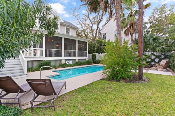 Delahunt Cottage - 4218 Seventh Street - Brunswick, GA