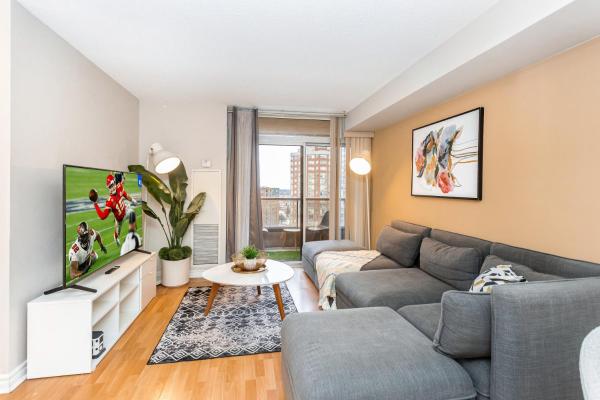 High-end 2br 2bath Condo-steps To Square One Mall - Mississauga