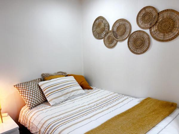 Toronto Central Area Tidy Room Near Subway - Ontario