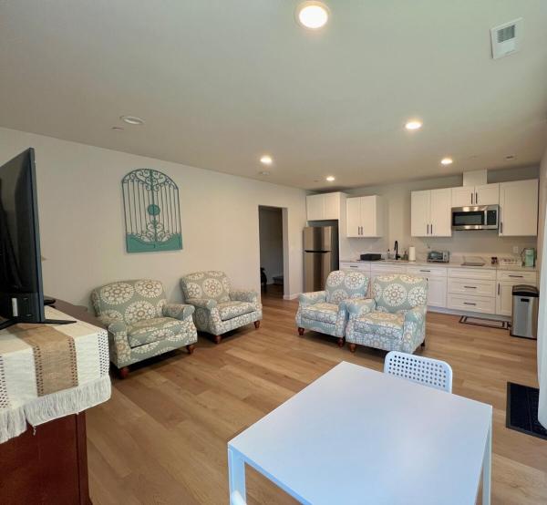 Beautiful Lakeside Fully Furnished Rental - Federal Way, WA