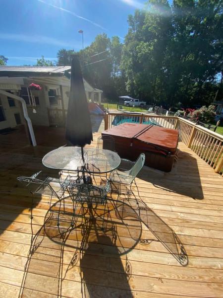 Country Bliss Pool Spa & Nature's Playground - Tennessee