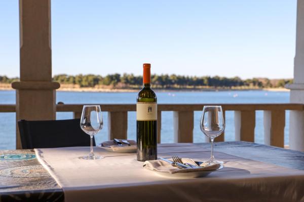 City Center Coastal Escape - Apartments With Sea View Or Cozy Room - Novigrad