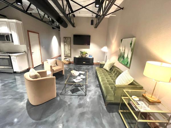 The Secret Cenote Hotel - Jacksonville, TX