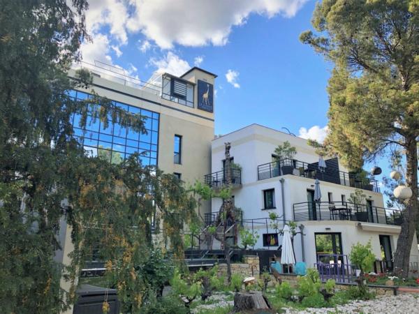 Appart' Hotel La Girafe Marseille Est - Porte D'aubagne - Carnoux-en-Provence
