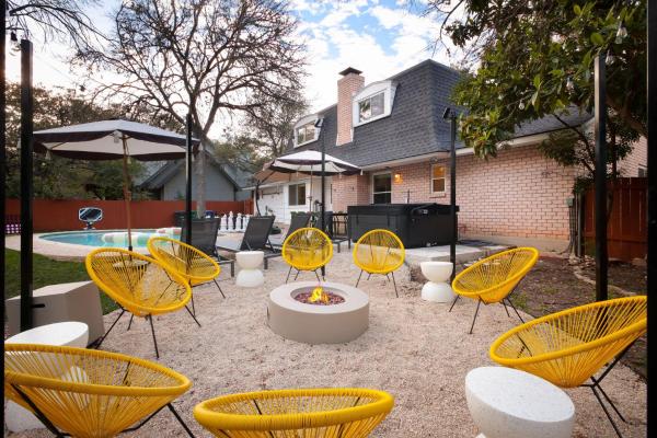 Texas Oasis - Pool Games Hot Tub & Family Fun - San Antonio, TX