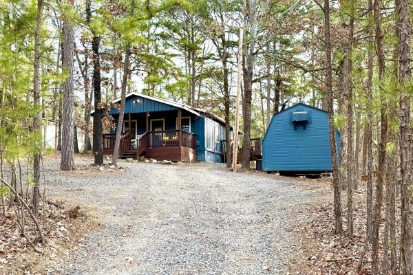 Broken Bow Cabin With Hot Tub And Game Room! - Broken Bow, OK