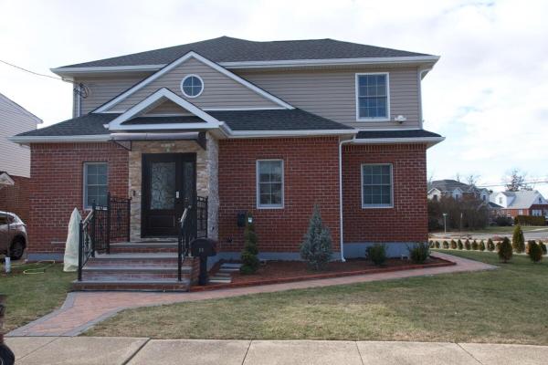 3 Bedroom Renovated Model House - Outdoor Water Park, Lynbrook