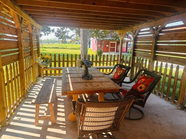 Farm House Vacation Rental- In The Heart Of Nature - Corsicana, TX