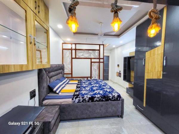Vacationbuddy Superb Furnished Studio Apartment 720 In West Delhi - Delhi