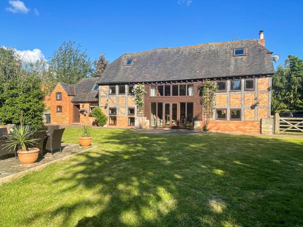 The Threshing Barn - Stunning 5 Bedroom Retreat! - Evesham