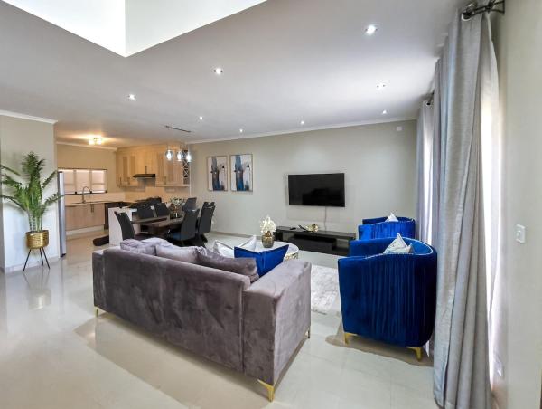 Luxurious Home Away From Home - Harare