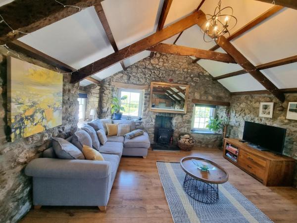 The Old Vestry - Pet Friendly! - Trefin