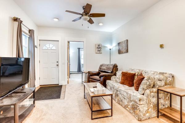 1 Mi To Dtwn Pet-friendly Corning Retreat - New York