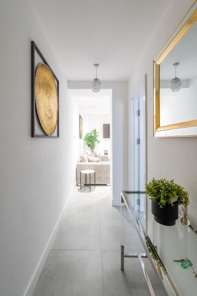 Avalon Luxury Stays - Chatham, Kent