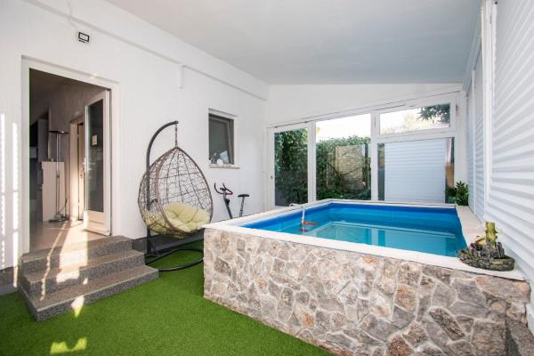 House Kala - Brodarica