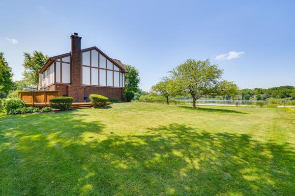 Lakefront Prospect Heights Home Ice Fish On-site - Arlington Heights, IL