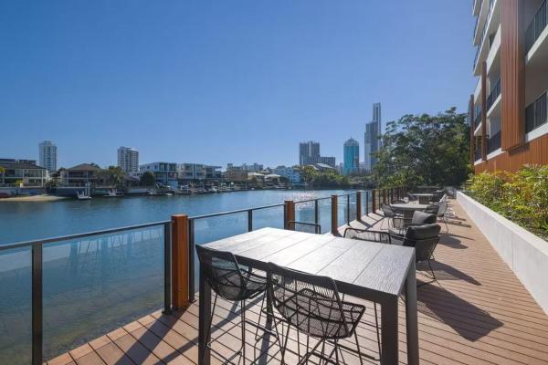 Newly Settled One Bedroom Apartment With Parking Surfers Paradise - Surfers Paradise