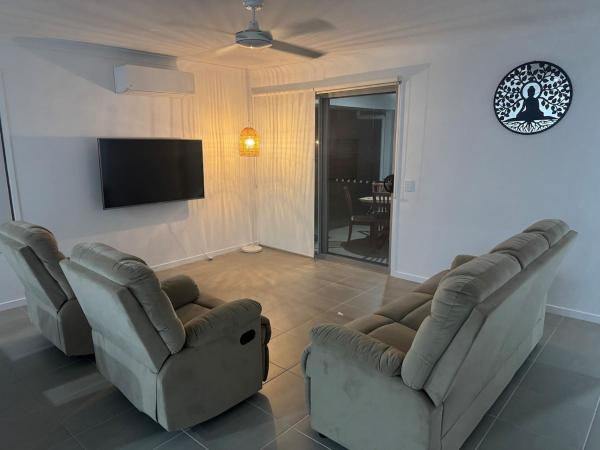 Entire Home In Parkridge 4bedr 2bathr 3livingr 8pp - ブリスベン