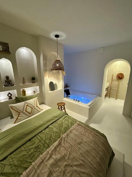 Bali Suite - Spa Jacuzzi - Bourg-Argental