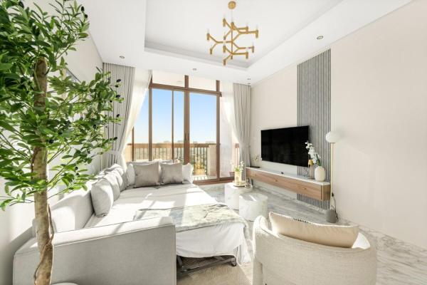 First Class 1br Luxurious Overlooking Pool - Dubaï