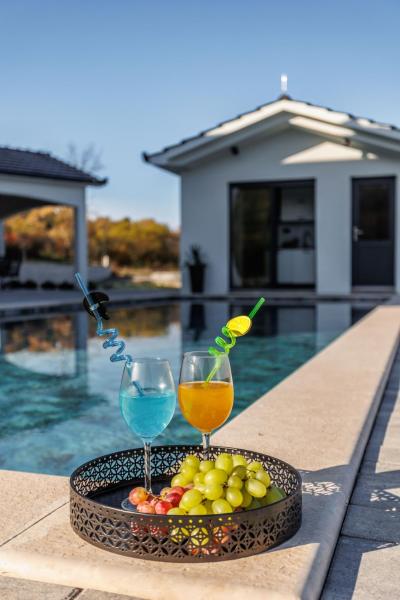 Villa Vilma-house With Heated Pool & Garden - Treglia