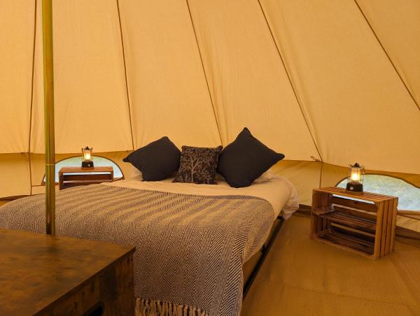 Luxury Glamping Bell Tent - Cheshire Countryside - Staffordshire